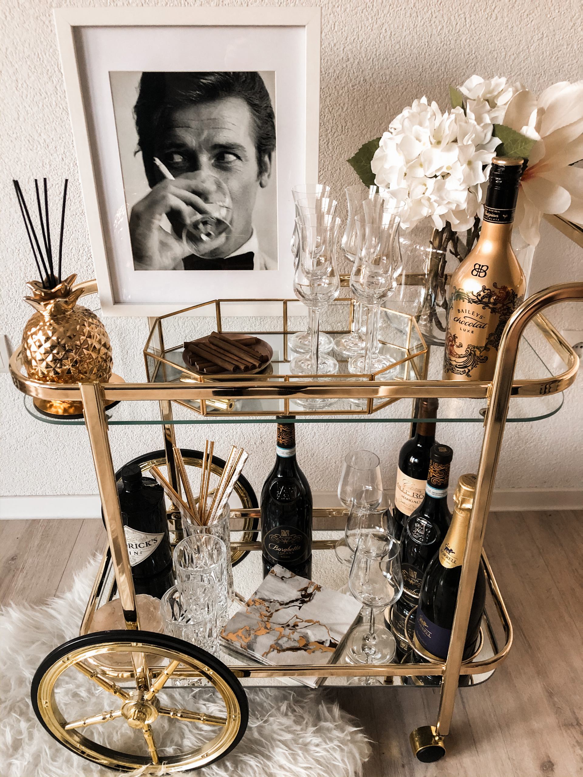 Der goldene Barwagen – so gelingt das Styling! – Fashionheart